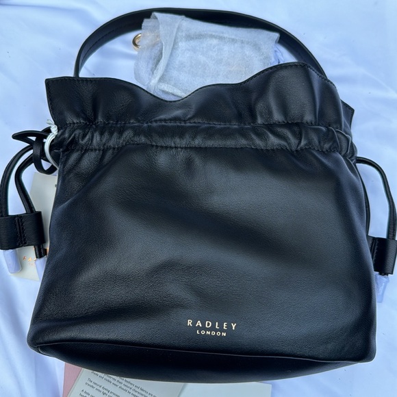 RADLEY LONDON | Bags | Radley London Sunny Rise Bucket Bag Black | Poshmark